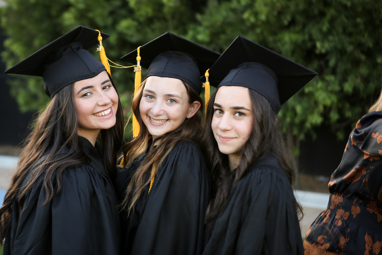 Girls Graduation Pictures 2021 – VTHS