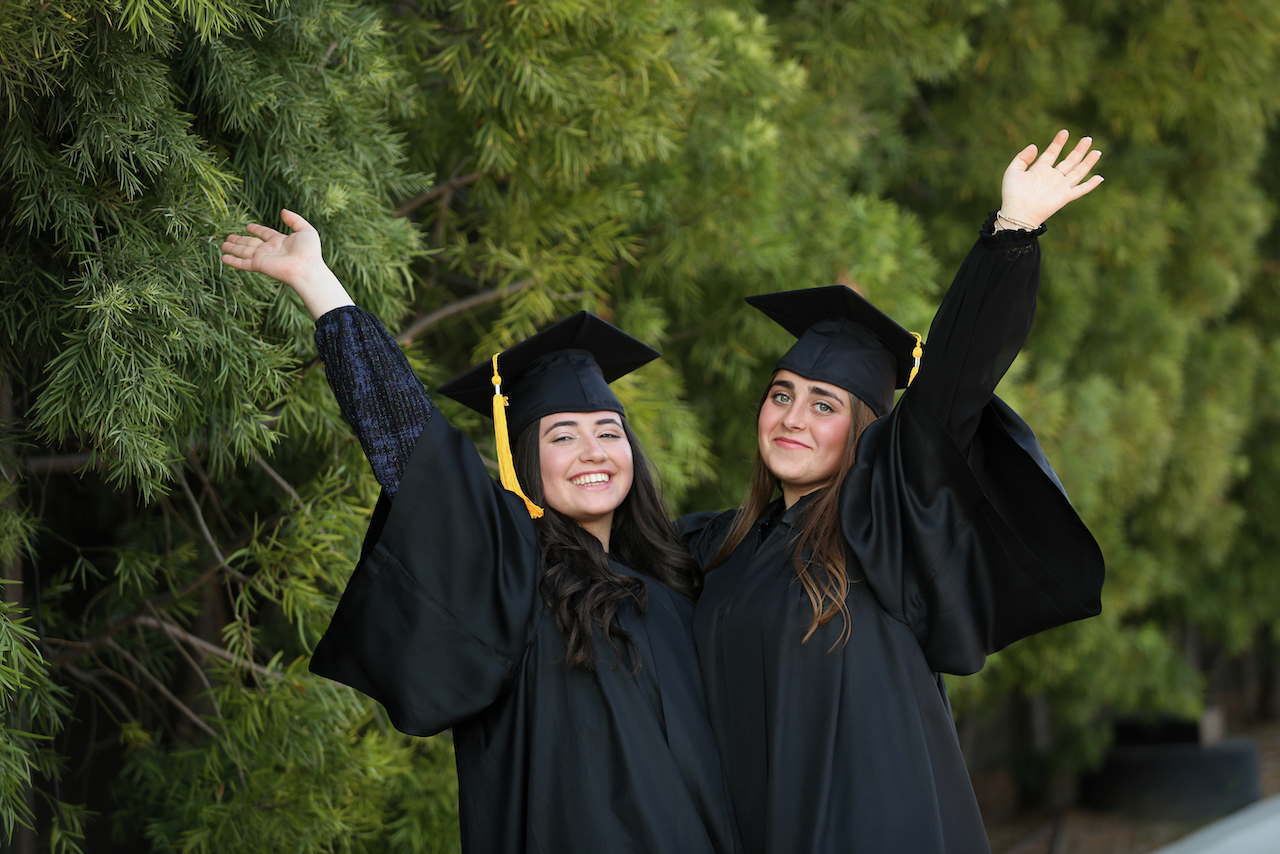 Girls Graduation Pictures 2021 – VTHS